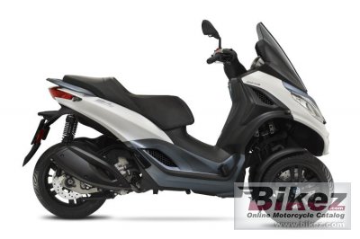 2023 Piaggio MP3 300 specifications and pictures